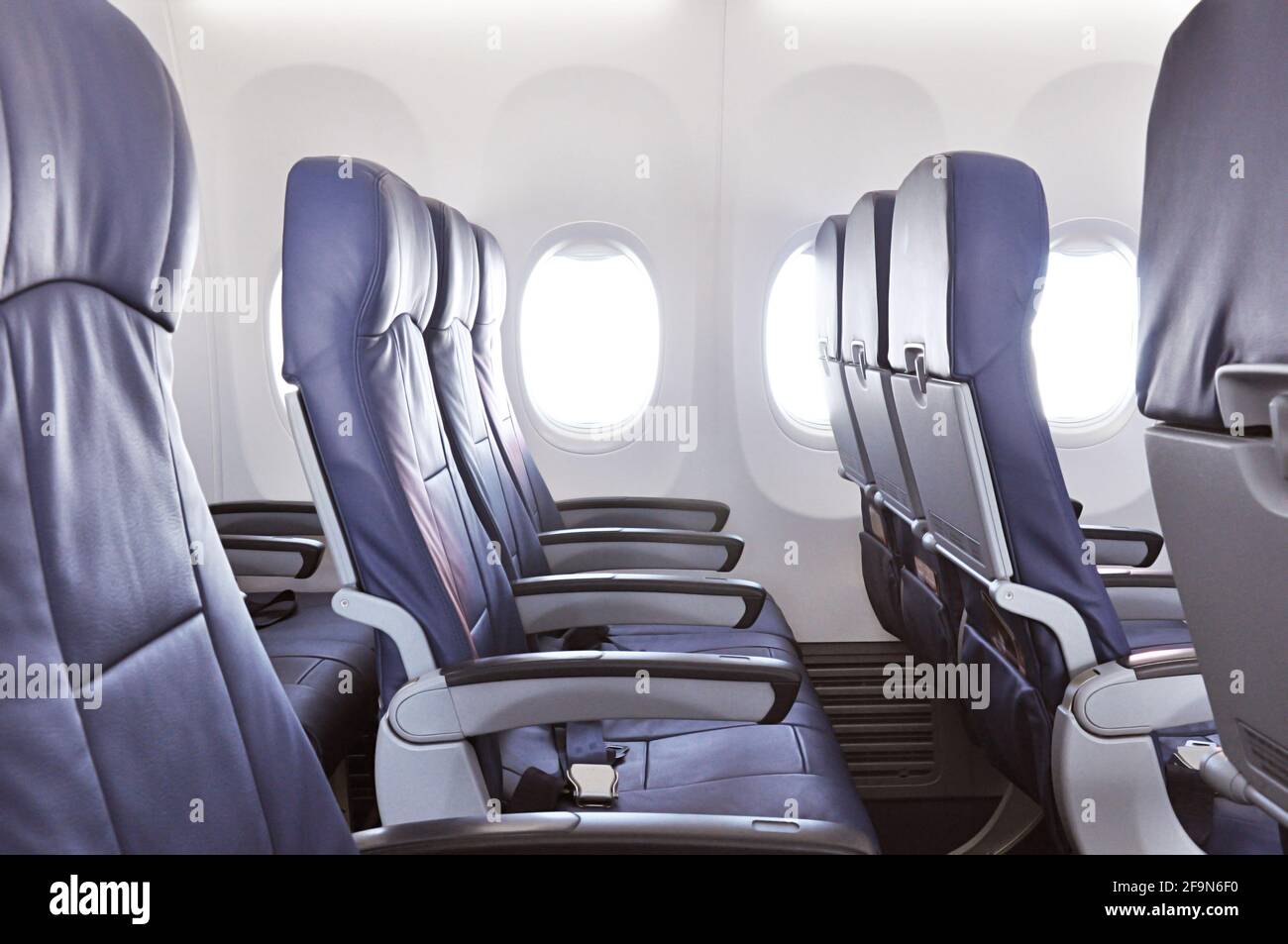 Empty chair class hi-res stock photography and images - Alamy