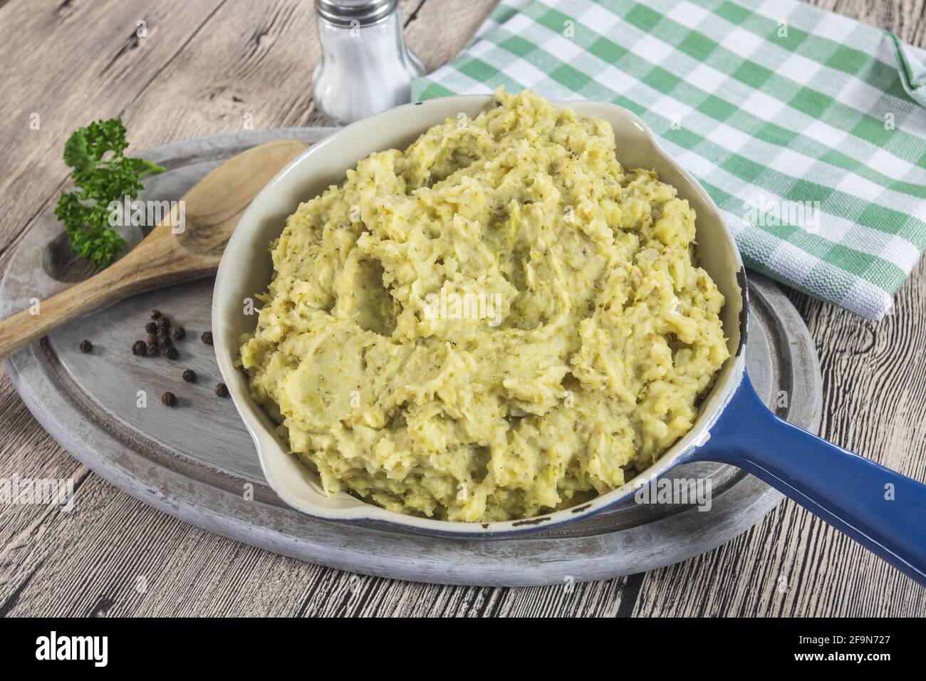 mashed green vegetables Stock Photo - Alamy