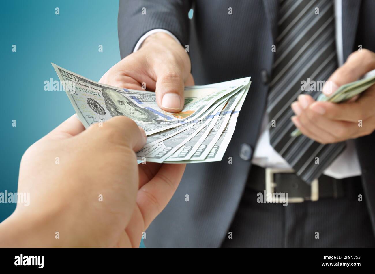 Hand receiving money hi-res stock photography and images - Alamy