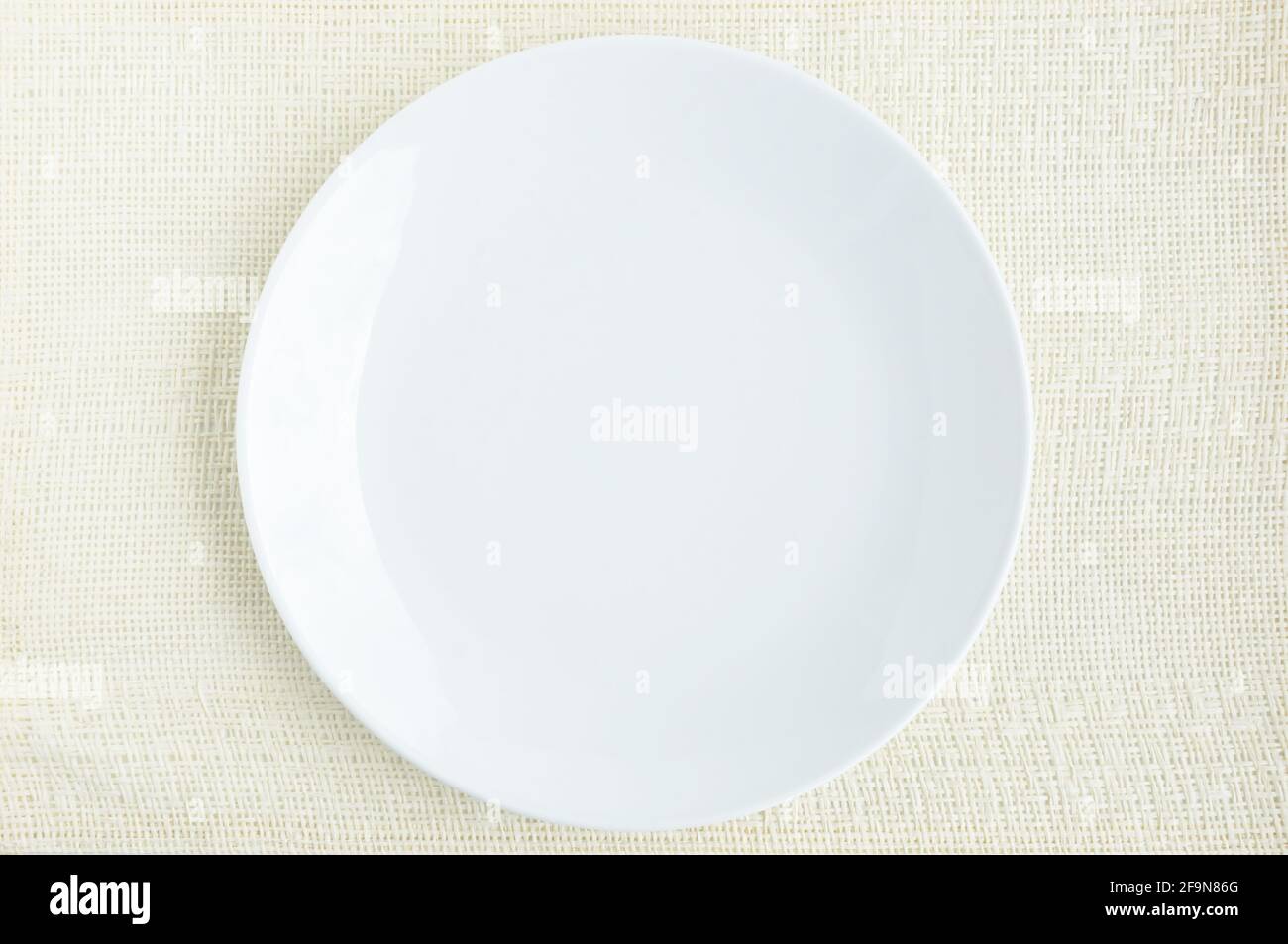 Round dining table hi-res stock photography and images - Alamy
