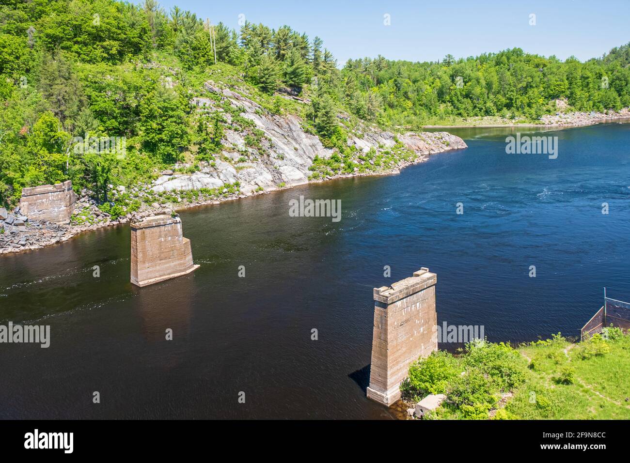 Railway dam hi-res stock photography and images - Alamy