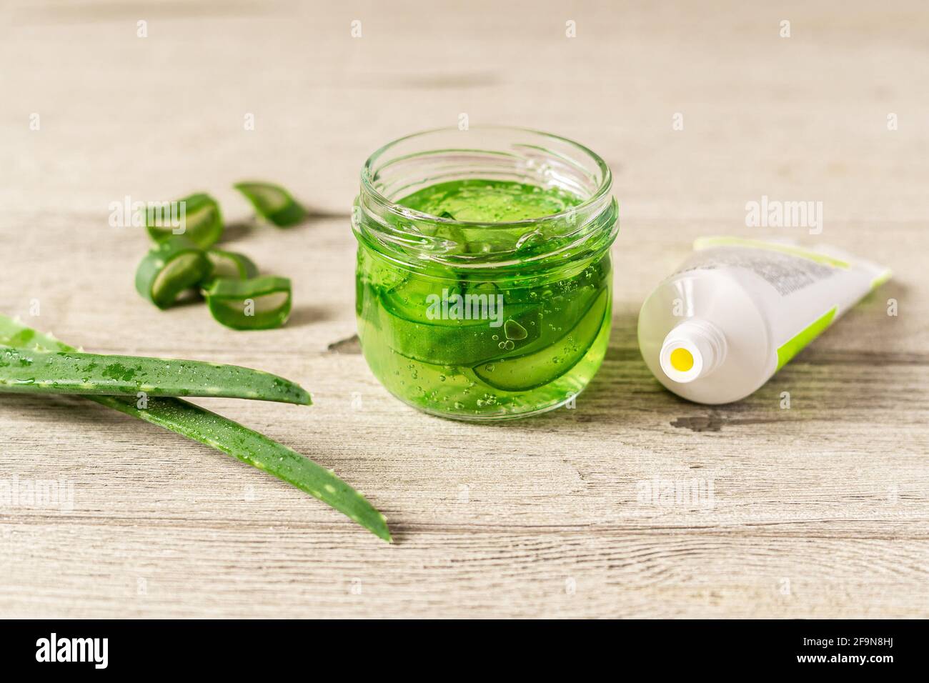 Fresh aloe vera plant, stem slices and gel Stock Photo - Alamy