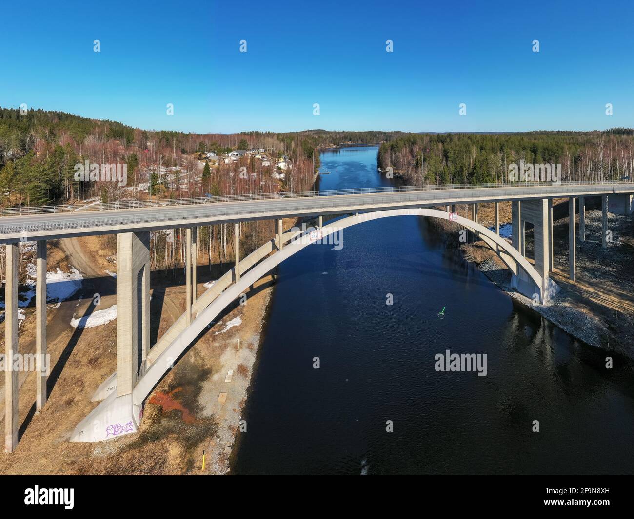 High arched bridge hi-res stock photography and images - Alamy