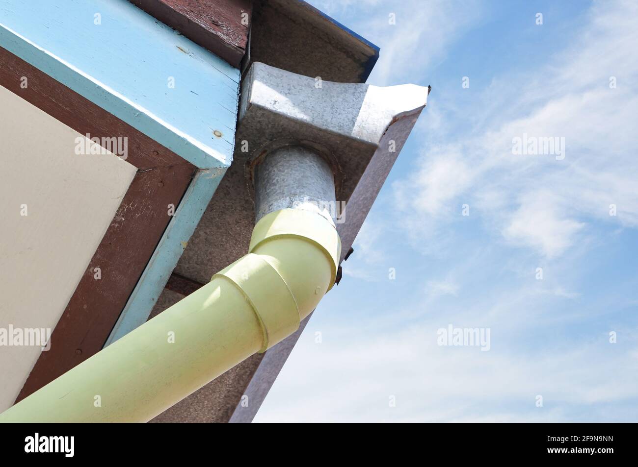 Corner gutter hi-res stock photography and images - Alamy