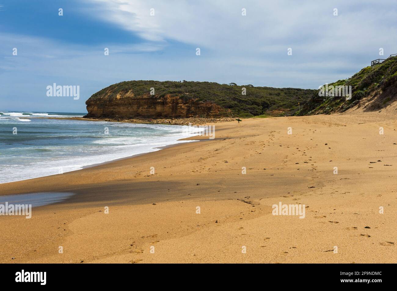 Bells beach is located approx. 100km South from Melbourne on the Great ...