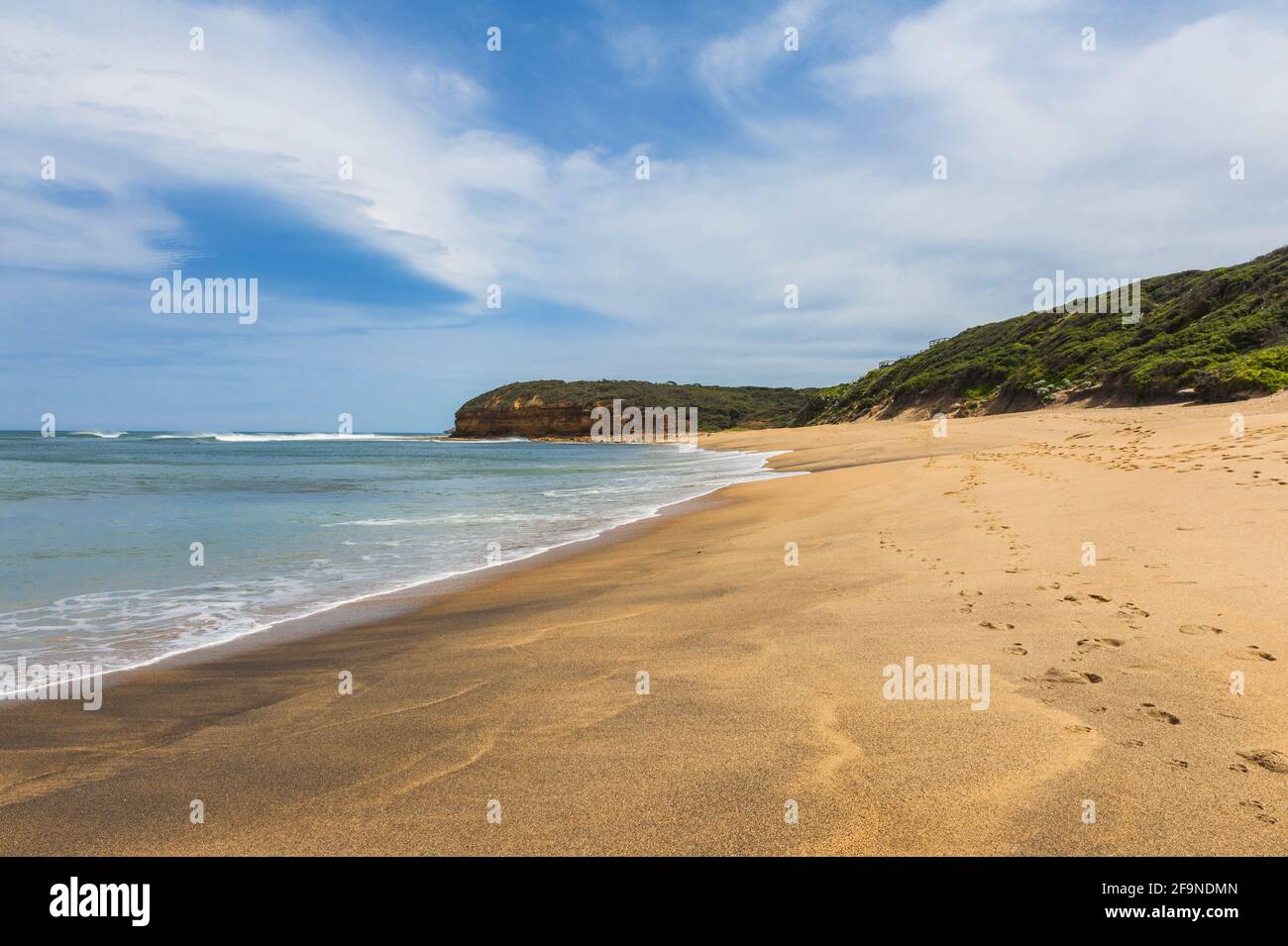 Bells beach is located approx. 100km South from Melbourne on the Great ...