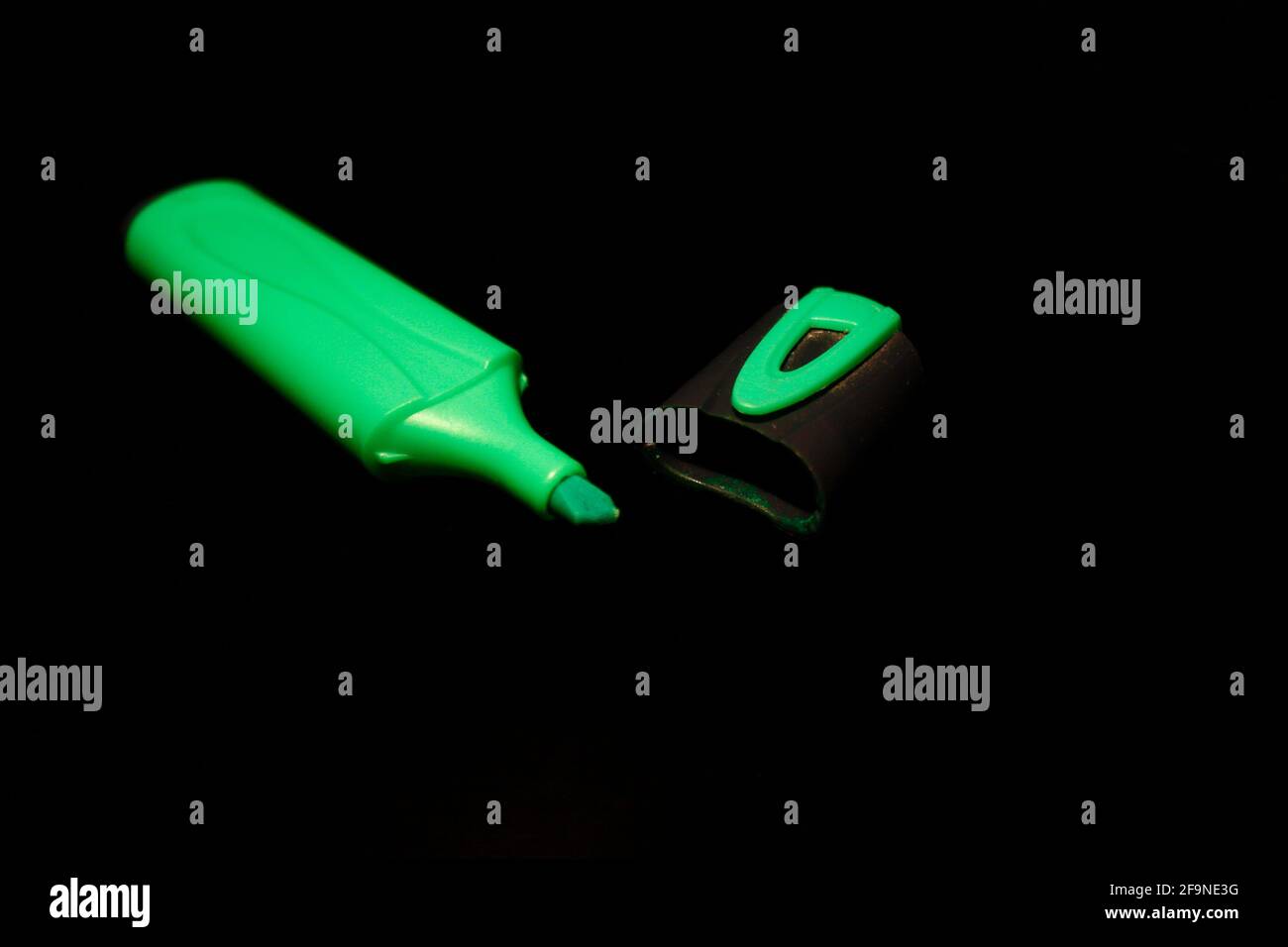 Green marker pen hi-res stock photography and images - Alamy
