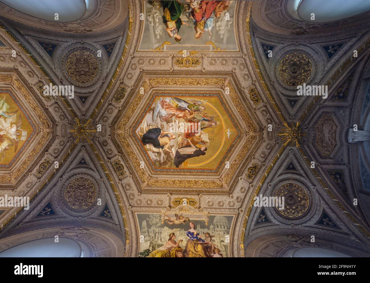 Ceiling rome italy christian art hi-res stock photography and images ...