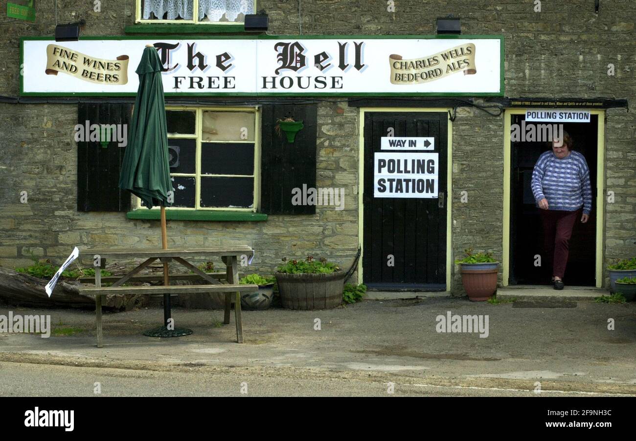 Hampton poyle village hi-res stock photography and images - Alamy