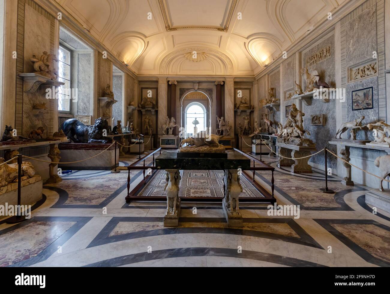 Vatican City, Rome, Italy. Interior of the Vatican museum Stock Photo ...