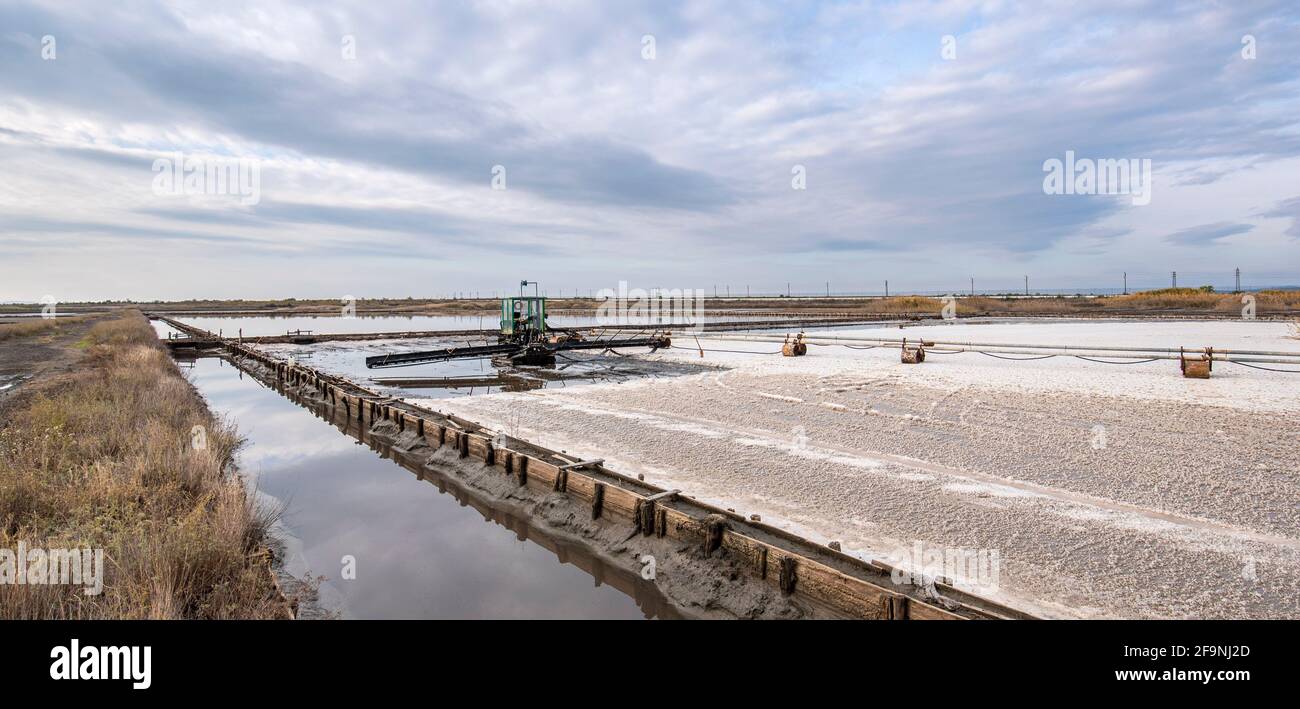 Sea water sea salt harvesting hi-res stock photography and images - Alamy
