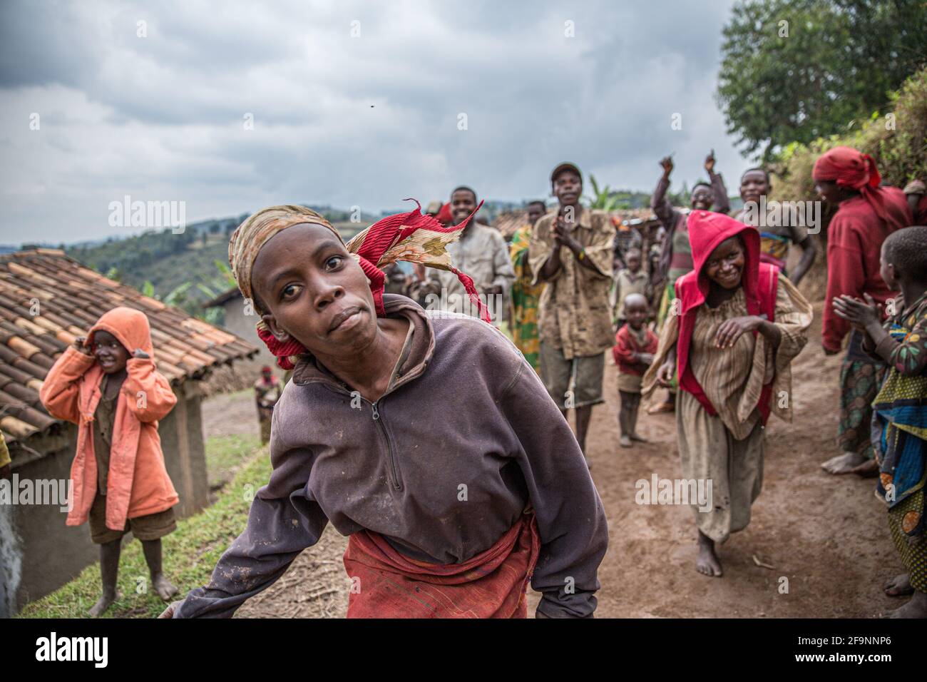 Villagers africa hi-res stock photography and images - Alamy