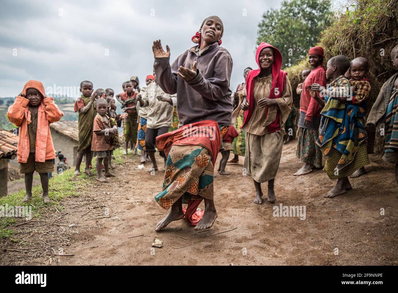 Villagers africa hi-res stock photography and images - Alamy