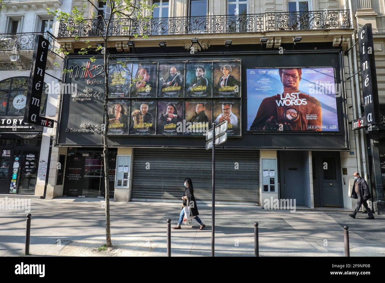 MOVIE POSTERS AT PARIS CINEMAS FEATURE LOCKDOWN HEROES Stock Photo - Alamy