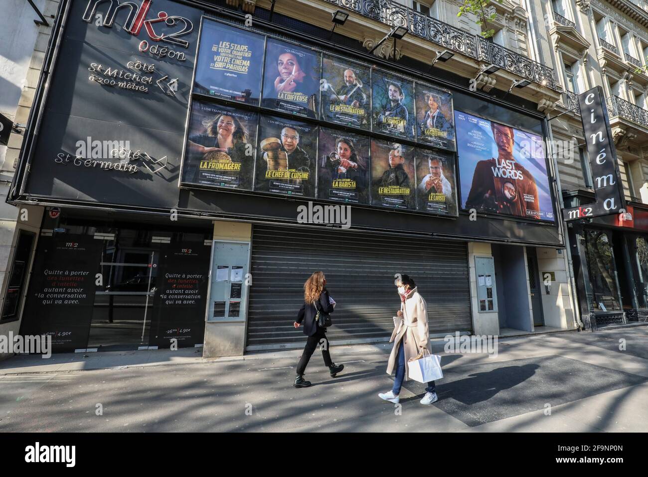 The mask movie affiche hi-res stock photography and images - Alamy
