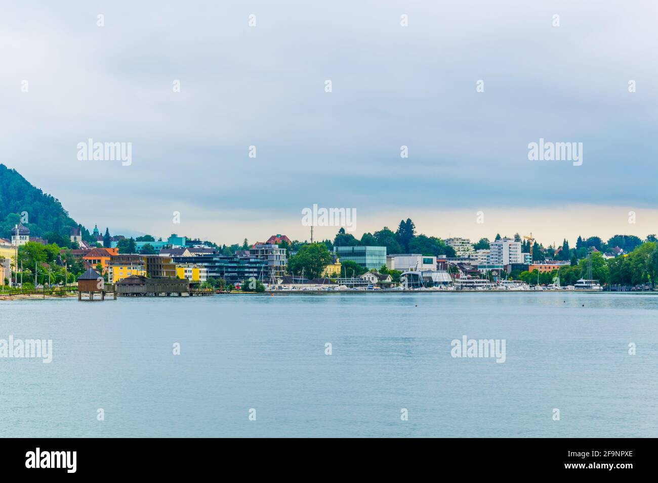 Shoreline houses and surrounding hi-res stock photography and images ...