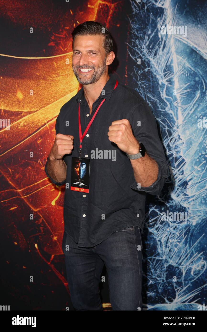April 20, 2021: TIM ROBARDS attends the Sydney Premiere of 'Mortal ...