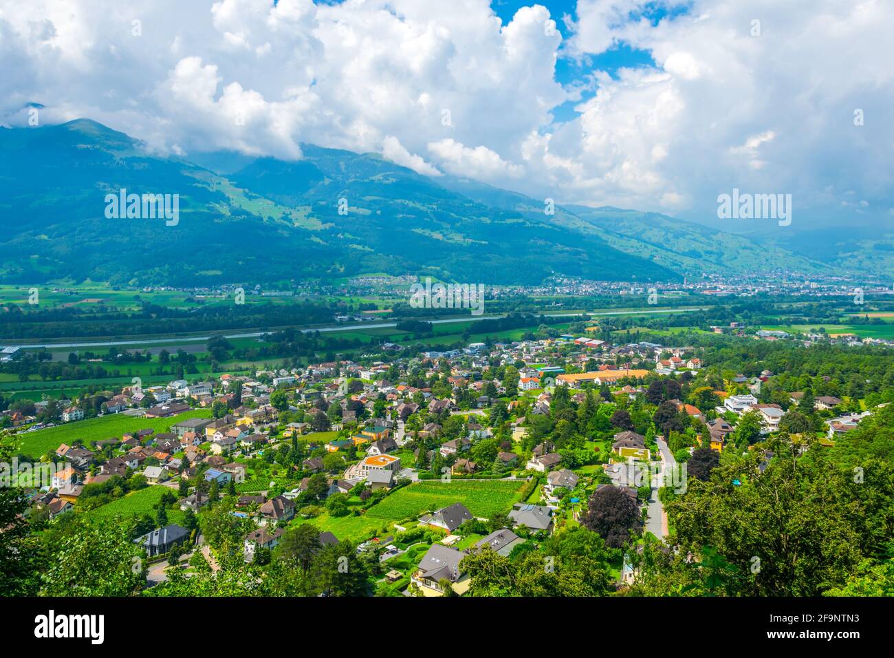 Liechtenstein switzerland border hi-res stock photography and images ...