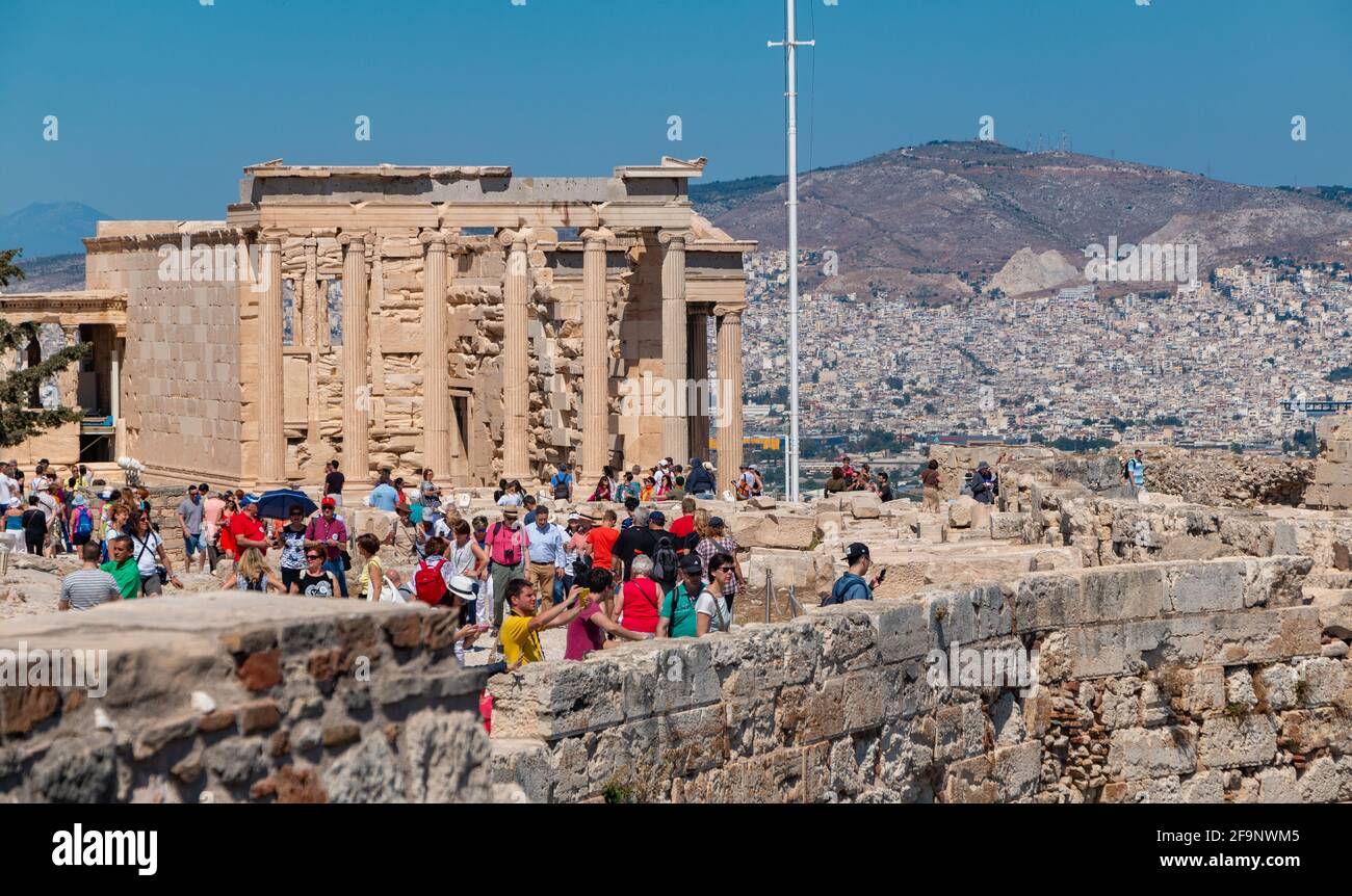 A picture of a crowd of tourists at the Acropolis of Athens Stock Photo ...