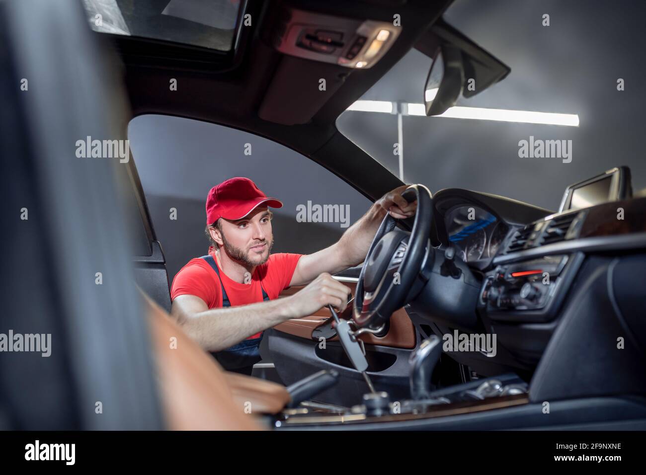Drivers overalls hi-res stock photography and images - Alamy