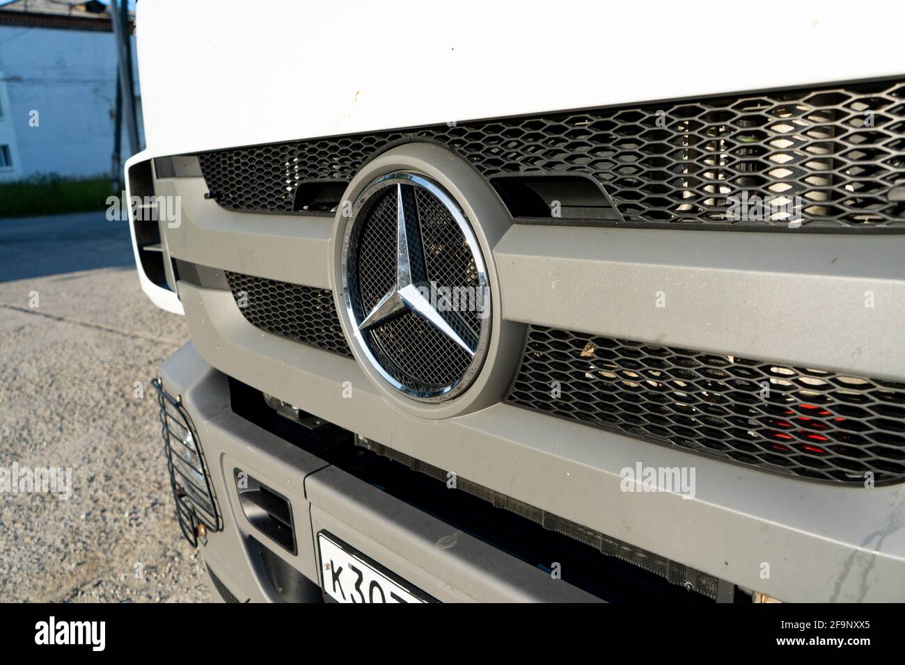 Truck radiator hi-res stock photography and images - Alamy