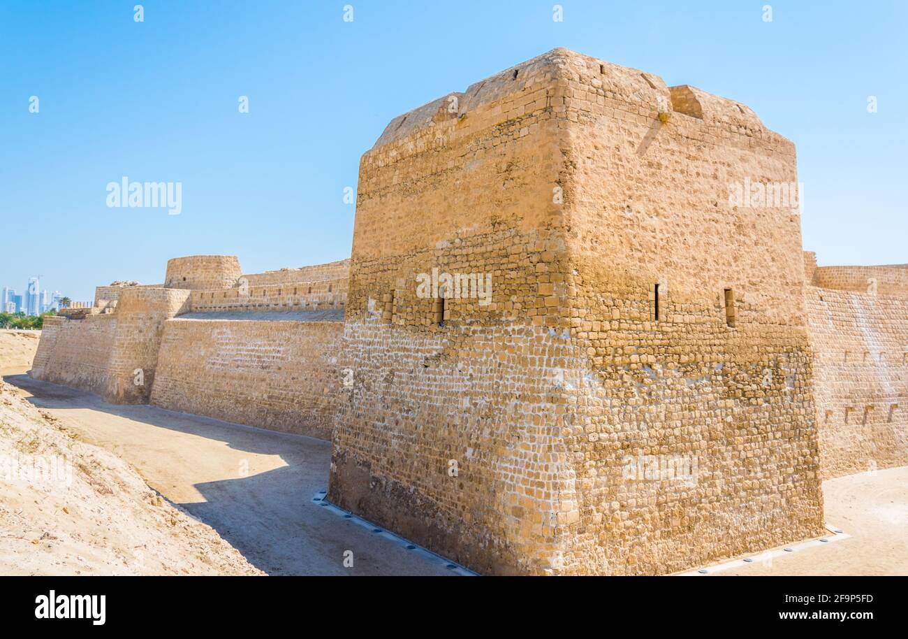 View of the Bahrain fort complex with the Qal'At Al Bahrain fort which ...