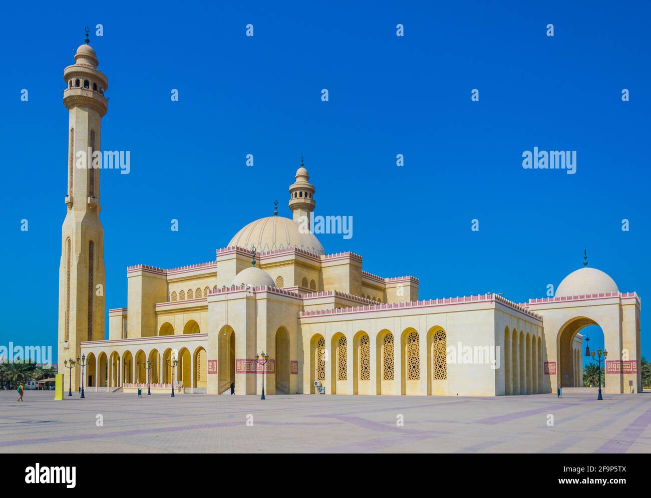 Al Fateh Grand Mosque in Manama, the capital of Bahrain Stock Photo - Alamy