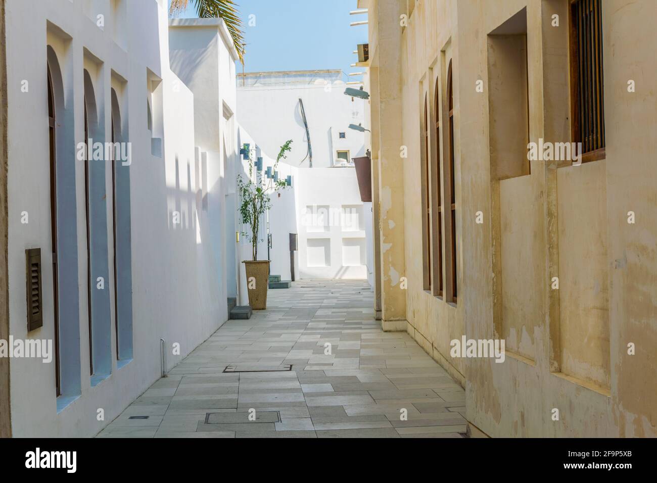Bahrain pearl trail hi-res stock photography and images - Alamy