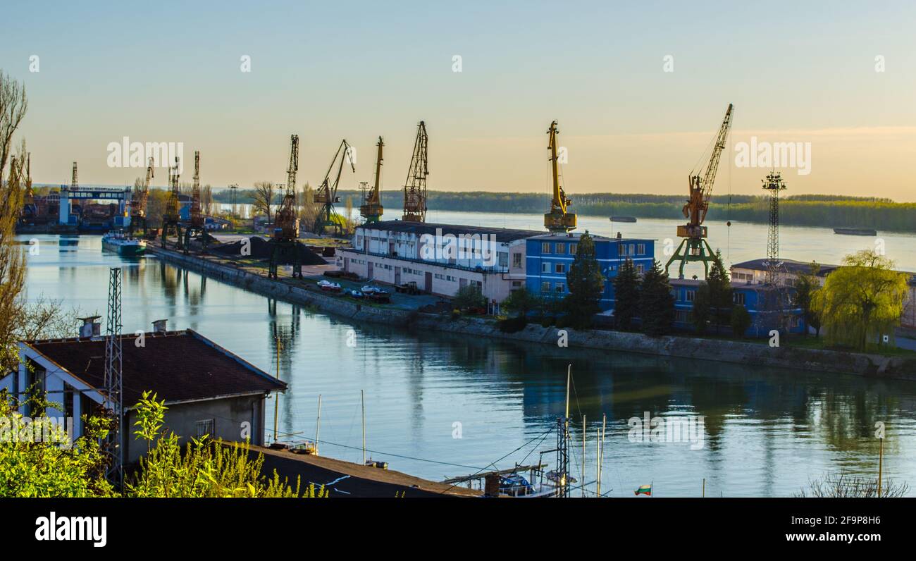 Cargo unloader hi-res stock photography and images - Alamy