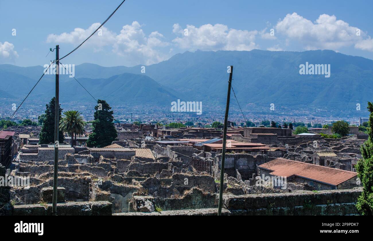 Pompeii aerial hi-res stock photography and images - Alamy