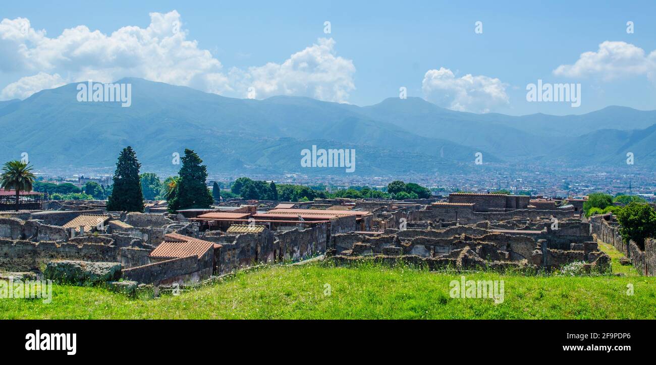 Pompeii aerial hi-res stock photography and images - Alamy