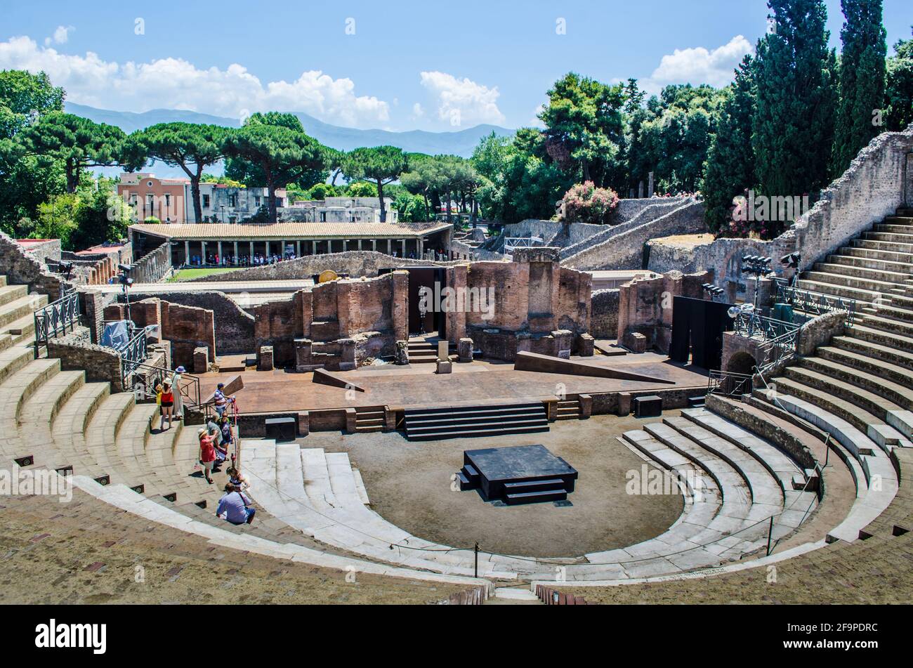 Pompeii italy ruins stadium volcano hi-res stock photography and images ...