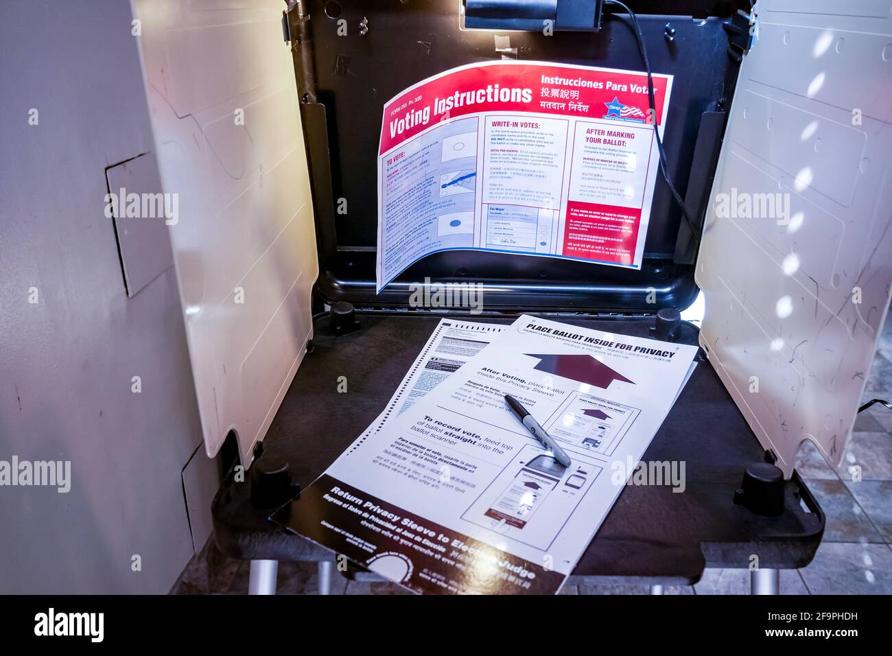 2020 casting ballot usa hi-res stock photography and images - Alamy