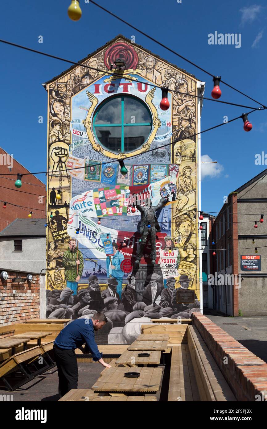 Ictu mural belfast hi-res stock photography and images - Alamy
