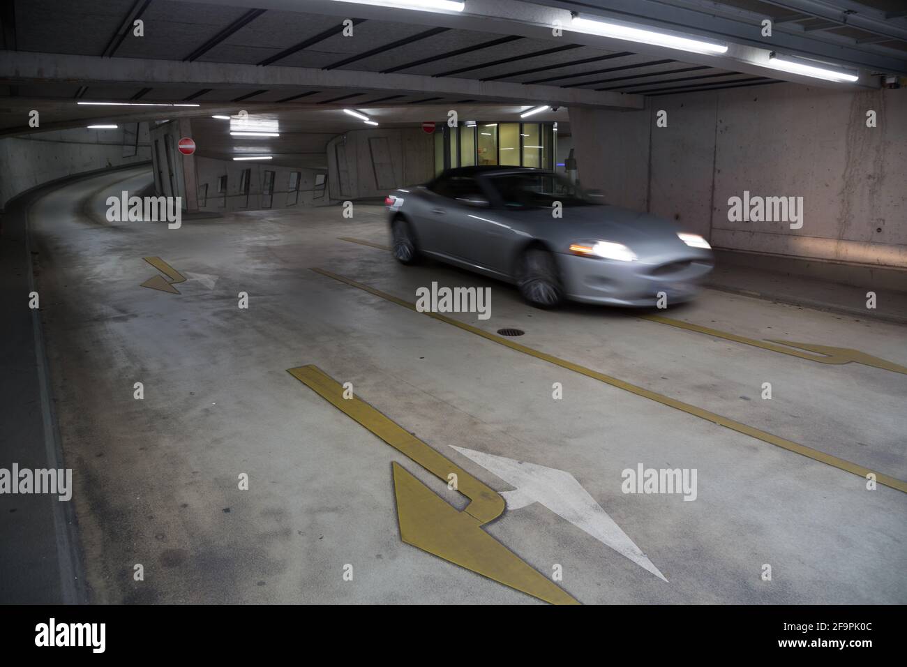 High rise parking garage hi-res stock photography and images - Alamy
