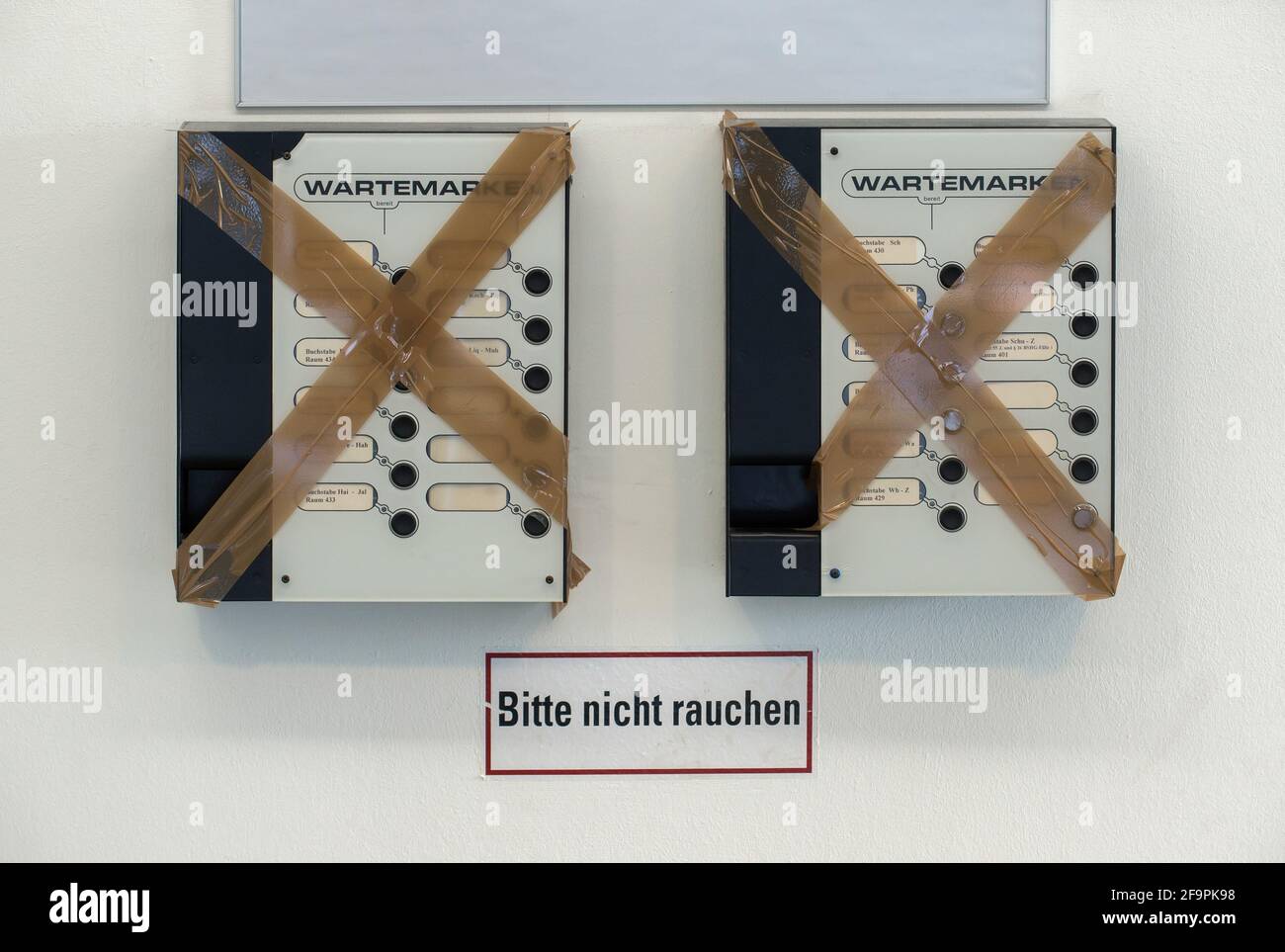 Tear off marks hi-res stock photography and images - Alamy