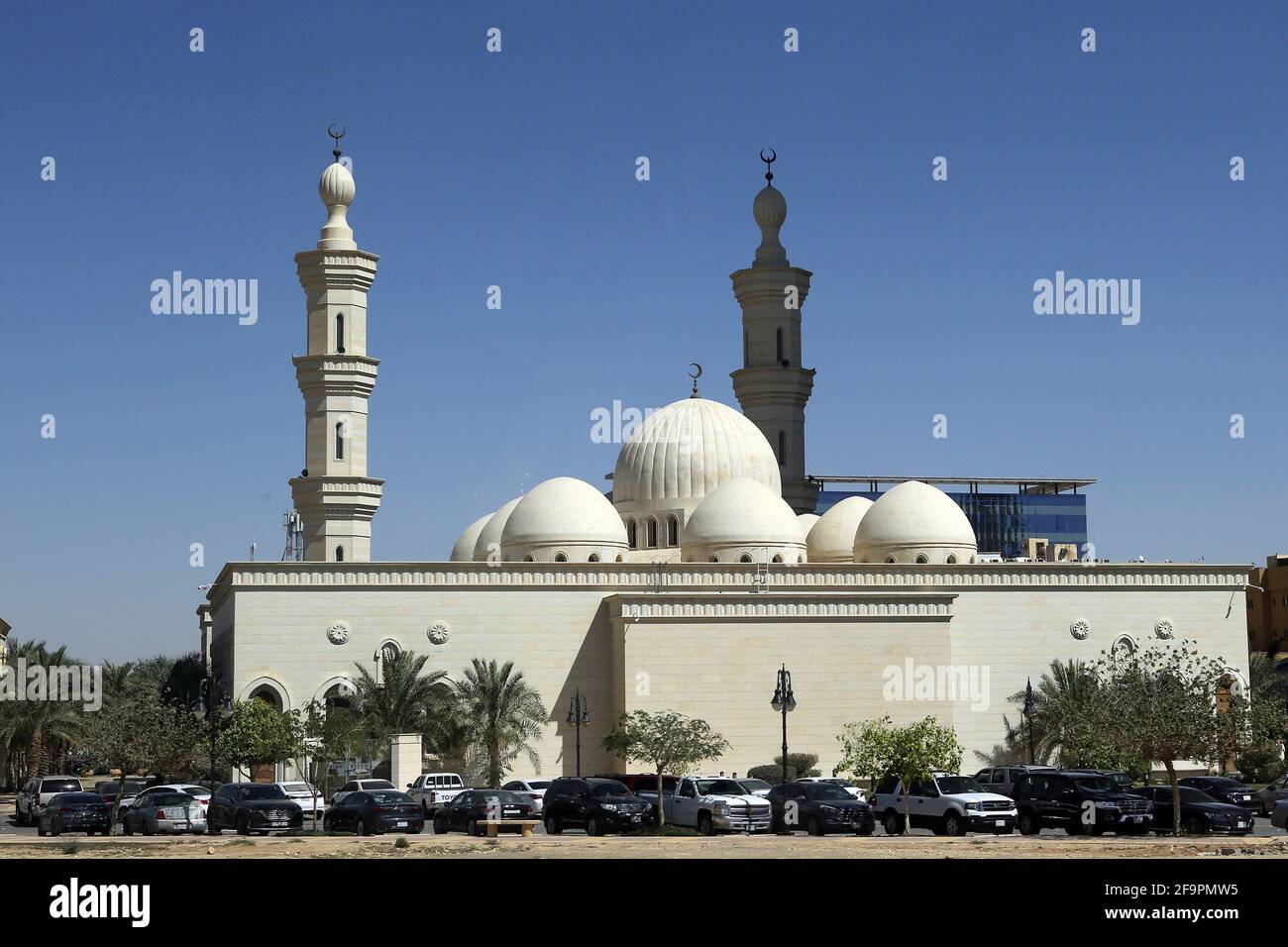 Prayer mosque riyadh hi-res stock photography and images - Alamy