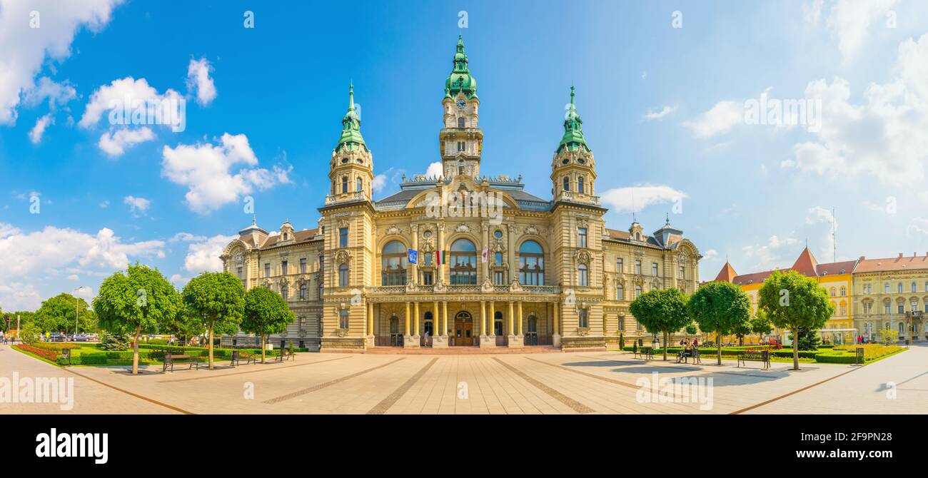 View of the town hall of the hungarian city Gyor Stock Photo - Alamy