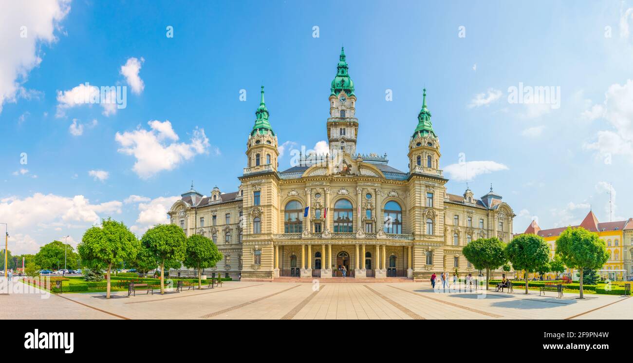 View of the town hall of the hungarian city Gyor Stock Photo - Alamy