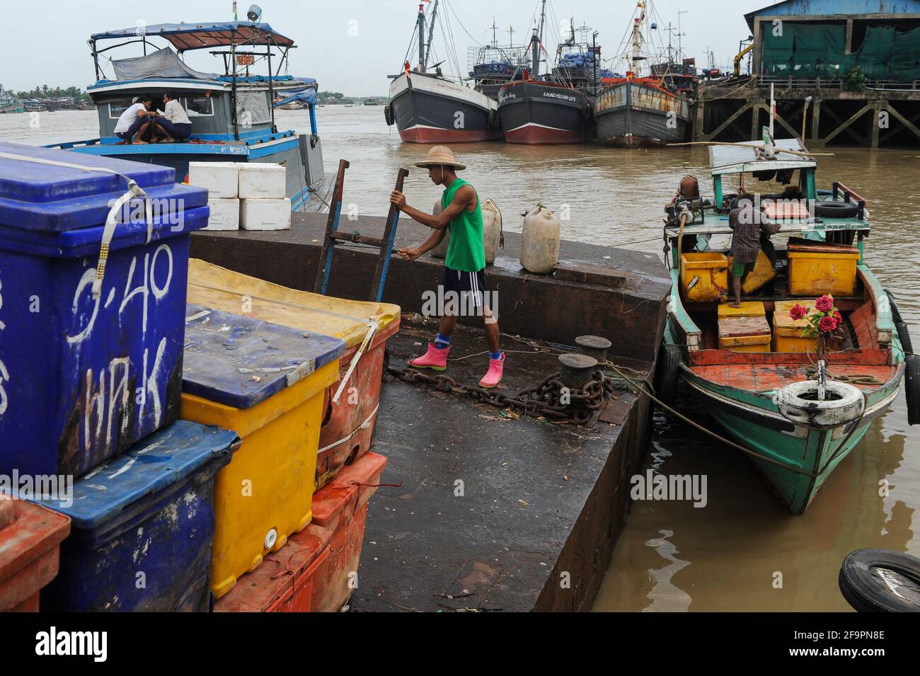 Myanmar boats myanmar ship myanmar ships burma ships hi-res stock ...