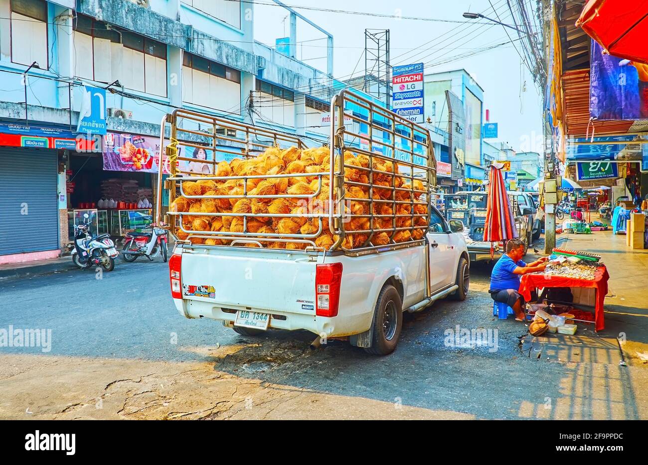 Coconut truck hi-res stock photography and images - Alamy
