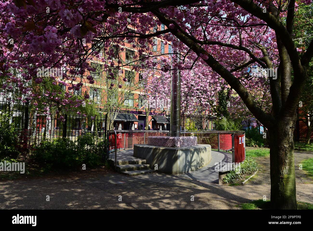 Spring gardens, manchester hi-res stock photography and images - Alamy