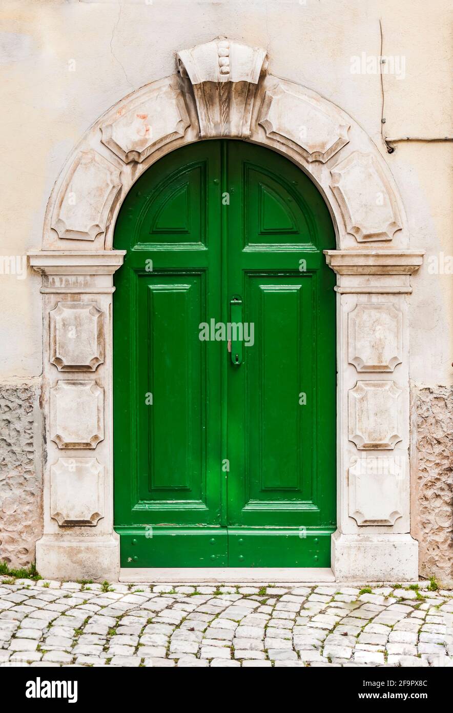 italian door in a small village in the reegion of Abruzzo Italy Stock ...