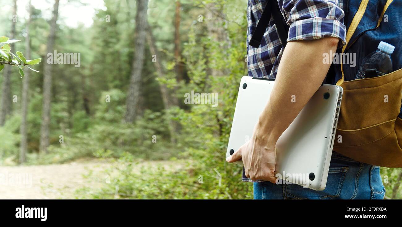 Laptop outdoor adventure hi-res stock photography and images - Alamy