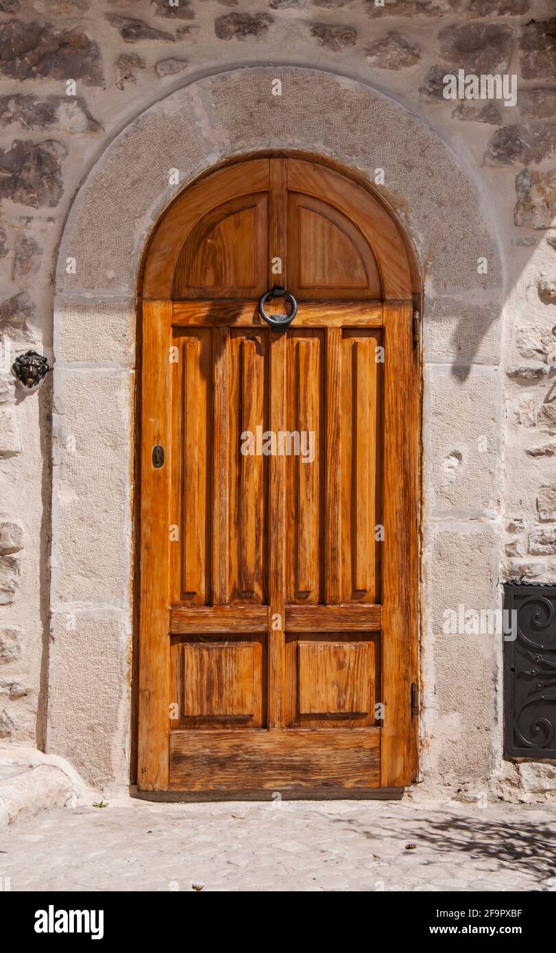 italian door in a small village in the reegion of Abruzzo Italy Stock ...