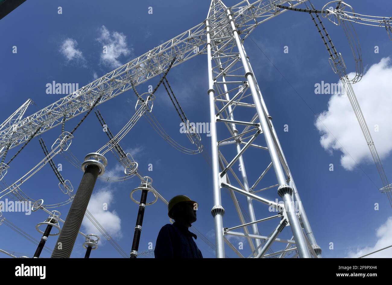 High voltage transmission line hi-res stock photography and images - Alamy