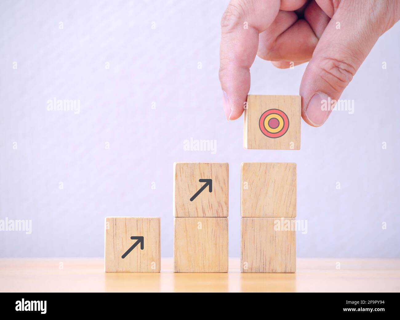 Target wood cube hi-res stock photography and images - Alamy