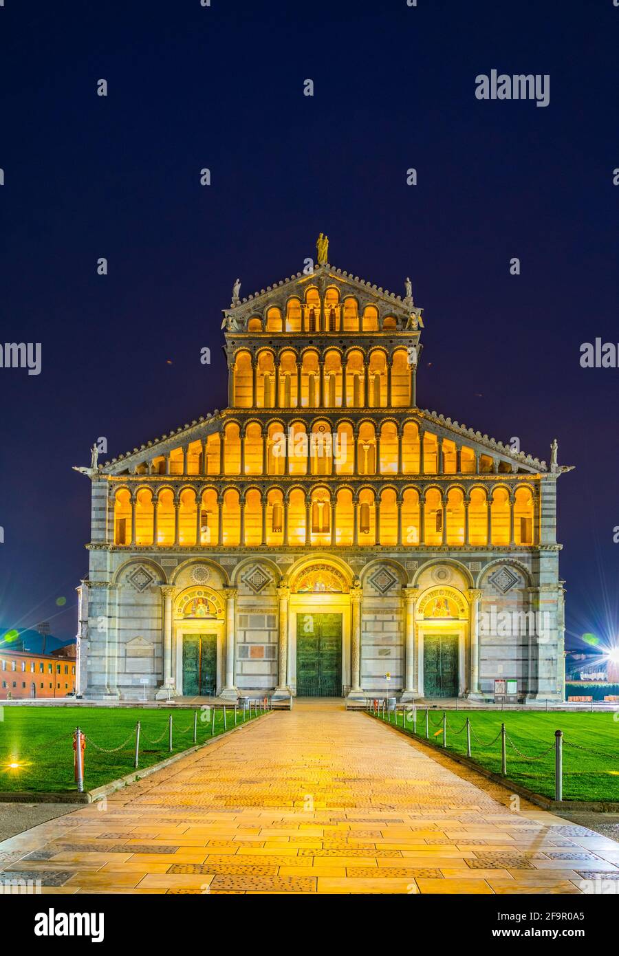 Night view of the Cathedral of Pisa in Italy Stock Photo - Alamy