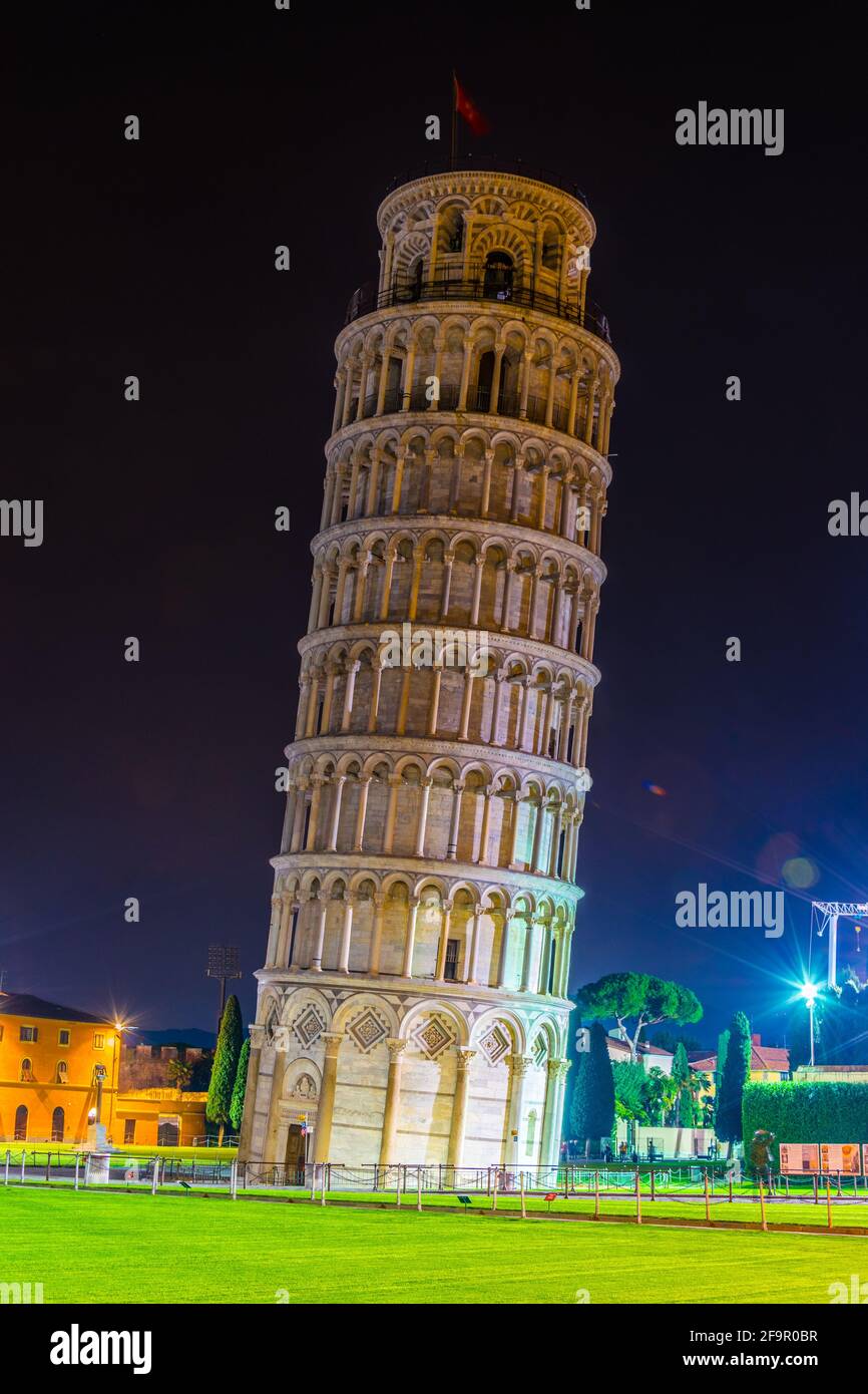 Night view of the leaning tower of Pisa in Italy Stock Photo - Alamy