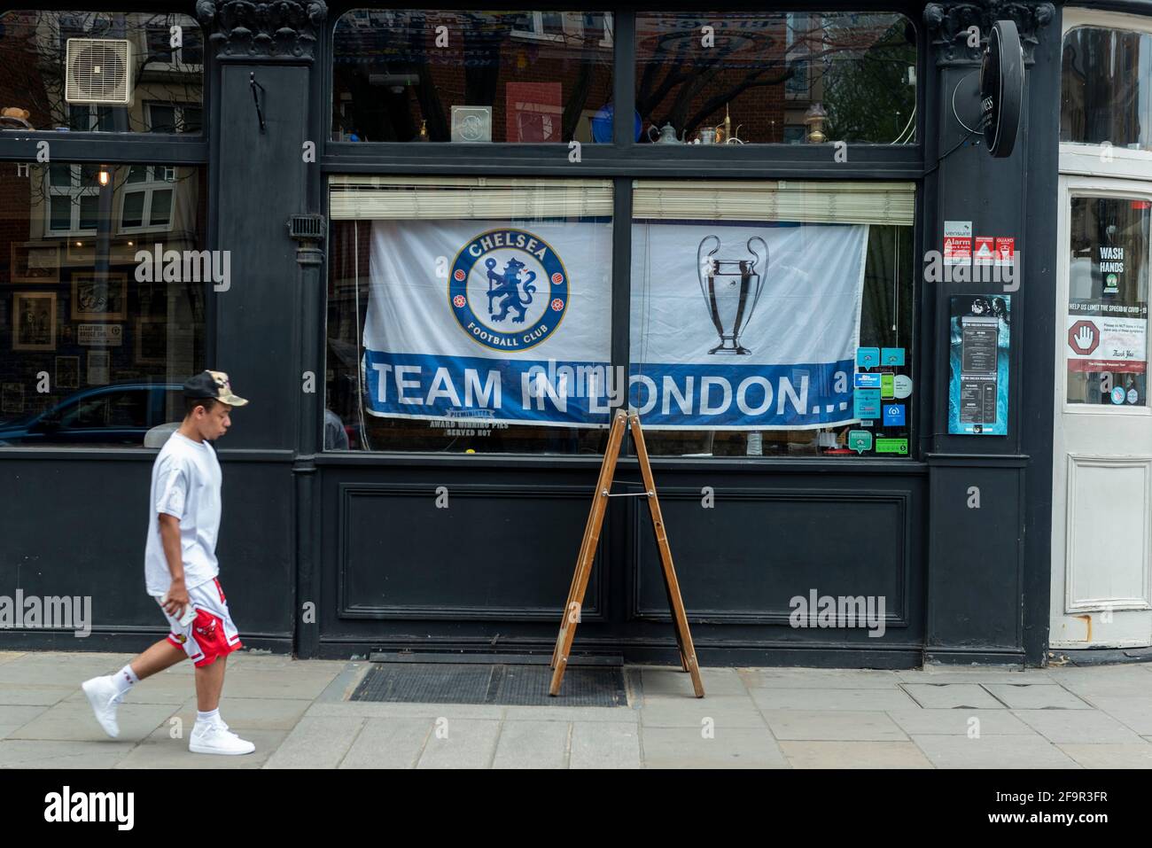 Chelsea fc pub hi-res stock photography and images - Alamy